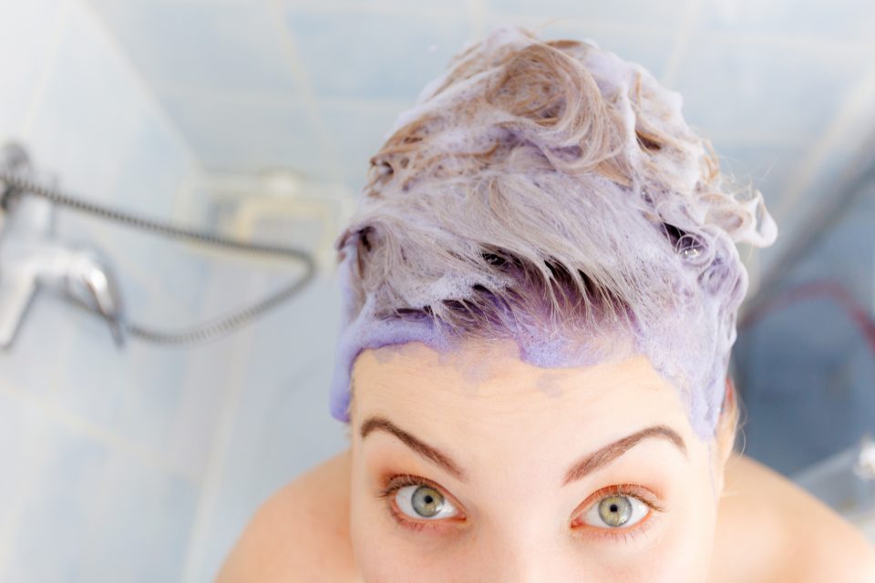 Quali sono i benefici dello shampoo viola per il vostro colore? - La ...